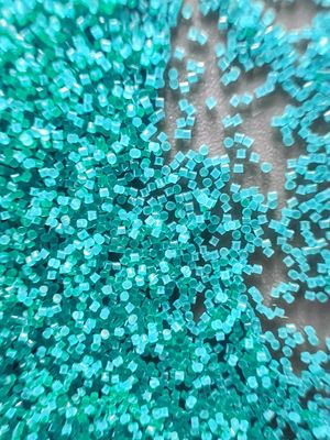 Green Color Plastic Blasting Media High Chemical Resistance